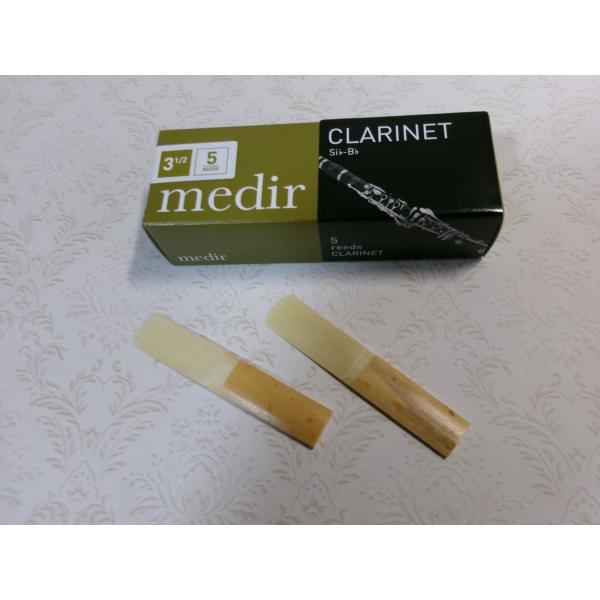 スペイン産の上質な材で丁寧に製作されたBbクラリネット用リードです。3.5番の5枚入りです。