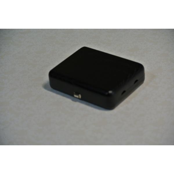 高級感溢れる木製のリードケースです。オーボエリード4本収納　色は黒になります。91x72x25mm サイドには通気口のもうけられています。ドイツem社製