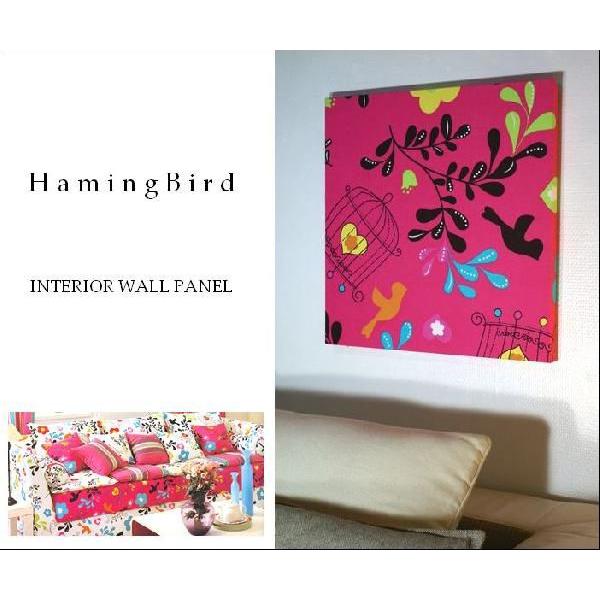 ■HAMMING BIRD■SIZE ：400×400×25mm■付属品 ：取ファブリックパネル専用フック小鳥と鳥カゴののほほんとしたデザインです。配色が明るく可愛く飾れる１枚。子供部屋に最適。プレゼントにも最適☆。当店のパネルは到着後、簡...