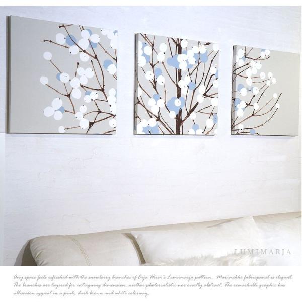 ■marimekko マリメッコ LUMIMARJA■designer：Erja Hirvi■SIZE ：400×400×25mm 3枚組■付属品 ：石膏ボード壁用フック、説明書Erja Hirviの静かな木立ちが描かれたデザイン。落ち着き...