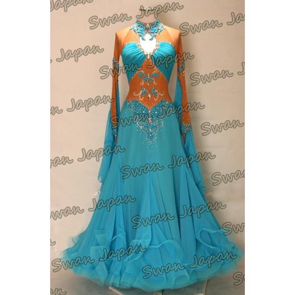 ※　こちらのドレスは、クリスアンのジョーゼット生地、レースを使用しております。ＡＵドレスは、ハイクオリティーでゴージャスな競技用・デモ用ドレスです。エレガントなデザインが多く、スカートの円周もたっぷり取ってありますので、ドレスがよく踊ります...