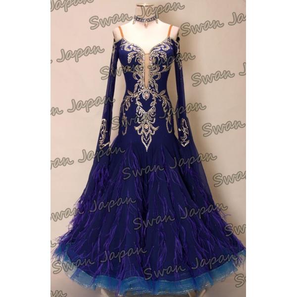 ※　こちらのドレスは、クリスアンのジョーゼット生地を使用しております。ＡＵドレスは、ハイクオリティーでゴージャスな競技用・デモ用ドレスです。エレガントなデザインが多く、スカートの円周もたっぷり取ってありますので、ドレスがよく踊ります。スカー...