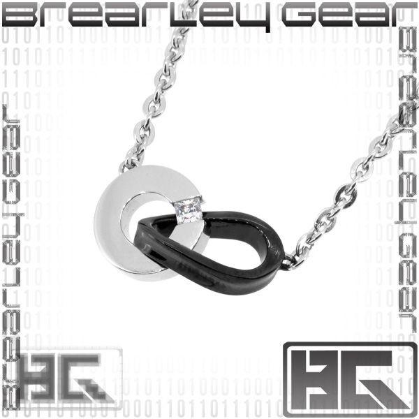 【Brearley Gear/ブレアリーギア】ステンレス地そのままのリングと黒いリング、２つのリングがリンクしたデザインのネックレスです。片方のリングは途中で切れており、その切れた部分を橋渡しするように四角いジルコニアが輝いています☆カジュ...