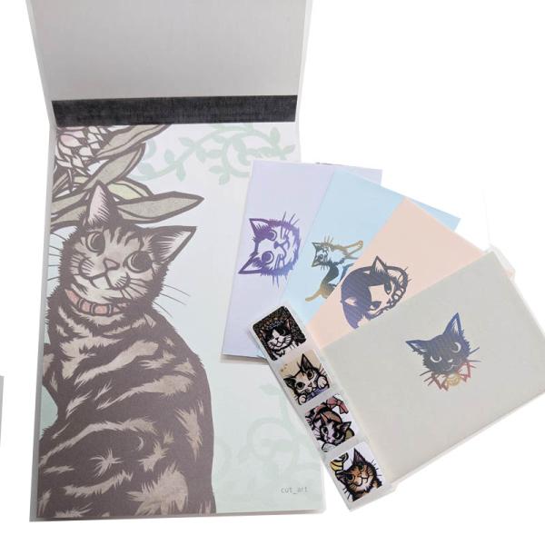 cut_artよりミニ封筒とシール付きメモ帳が入荷しました。表紙は無地で透ける素材です。メモ用紙に採用された絵柄が透けて見えるキュートなメモ帳です。※封筒、シールの色・柄はお選びいただけません。サイズ　12cm×8cm※多少の誤差はご容赦く...