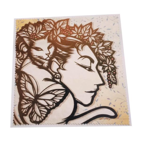 切り絵アート作家 さとうみよさんの作品ががクロスになりました。マイクロファイバー製のクロスに切り絵を落とし込んだ美しいクロスです。眼鏡拭き、スマホモニター拭きにお勧めです。※cut_art公認の正規品です。切り絵/CUT　ARTのポストカー...