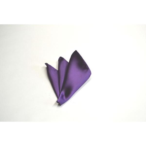 日本製 MADE IN JAPAN メイドインジャパン：京都西陣織シルク100％細やかな縫製。縁縫いの幅0.3cm生地がとてもしっかりしているので、ポケットの下に沈むこともなくふわっとした感じに仕上がります。ポケットチーフ（1辺）：23cm