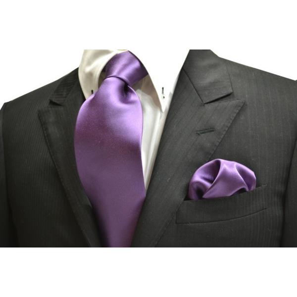 日本製：京都西陣織：シルク100％手縫い縫製。天然ウール芯。ポケットチーフは縁縫いの幅0.3cmネクタイの表裏同生地(通常より2割多く生地を使用)ポケットチーフは生地がとてもしっかりしているので、ポケットの下に沈むこともなくふわっとした感じ...