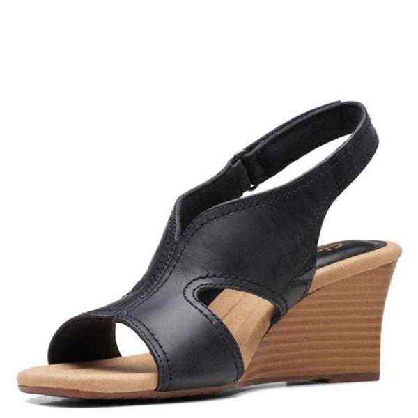 商品名: Clarks (クラークス) レディース Kyarra Aster ウェッジサンダル, ブラックレザー, 6.5 Clarks Women's Kyarra Aster Wedge Sandal, Black Leather, 6...