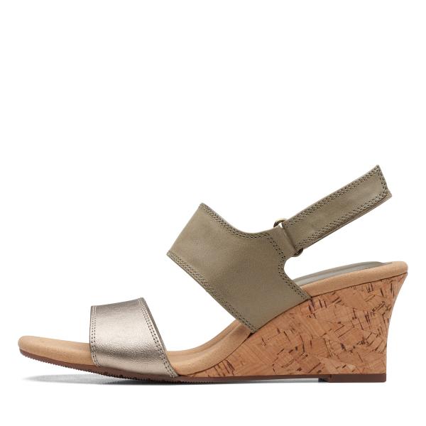 商品名: Clarks レディース Kyarra Faye ウェッジサンダル, オリーブレザー, 24.5 Clarks Women's Kyarra Faye Wedge Sandal, Olive Leather, 8.5ブランド: C...