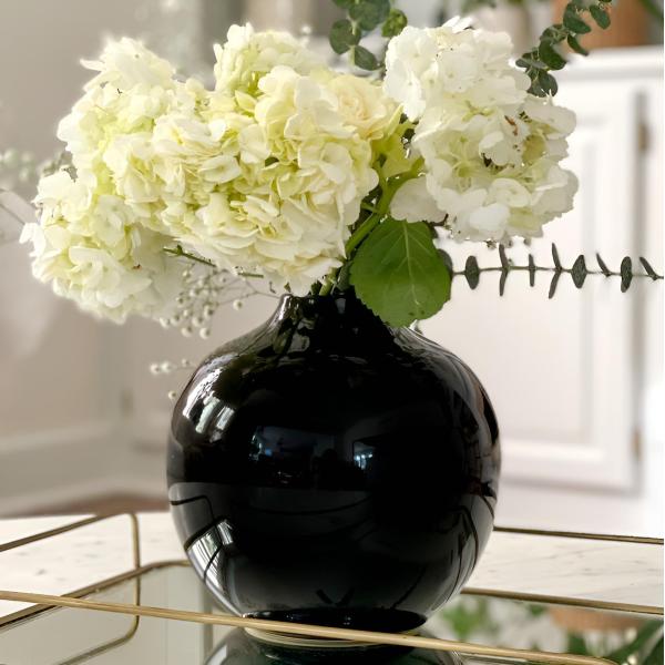 商品名: Willowy 7.5インチ 大型 ブラックセラミック花瓶 光沢仕上げ - センターピース用ブラック花瓶 ホームデコレーション用ブラック花瓶 ラウンドブラック花瓶 花用ゴシック花瓶 花用ブラック花瓶 Willowy 7.5 Inc...