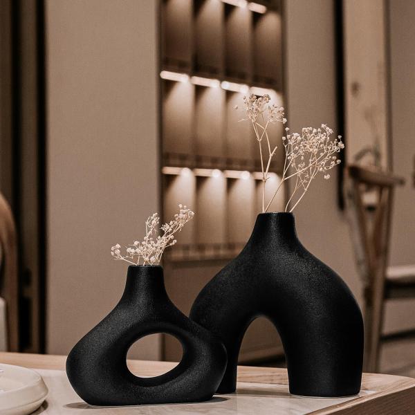 商品名: SANFERGE セラミック花瓶 2個セット 室内装飾 装飾花瓶 パンパスグラスの中央に穴付き ドーナツ円 中空花瓶 センターピース用 モダン クリエイティブ アーティスティック ミニマリスト 像 ブラック SANFERGE Ce...