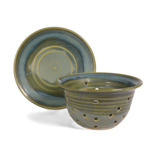 商品名: Holman Pottery ベリーザルとプレートセット 米国製 ハンドメイド シーパール Berry Colander and Plate Set by Holman Pottery, Handmade in the USA, ...