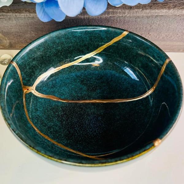 商品名:  Generic Emerald Green Kintsugi Bowl, Kintsugi Pottery for wellness and reconnection, Kinstugi Gold Repair Ceramic ...