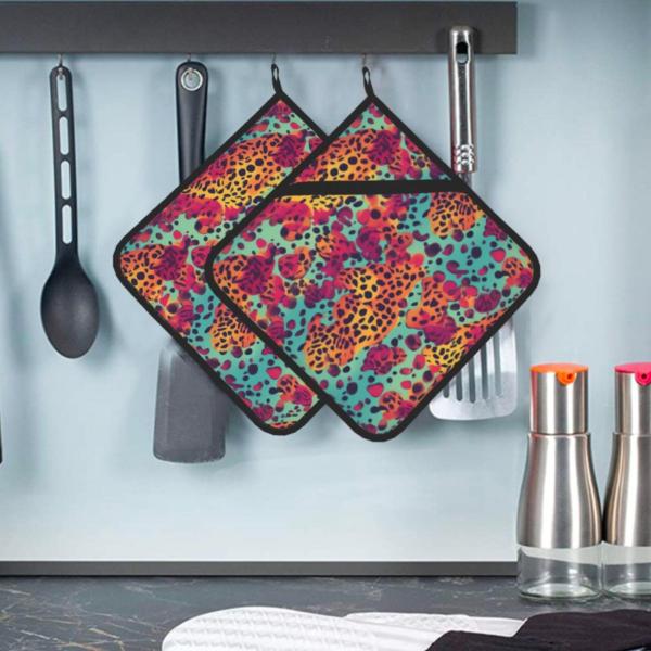 商品名:  2 Pack Pot Holders for Kitchen Heat Resistant Pot Holders Sets Colorful Leopard Print Flowers Oven Hot Pads Washab...