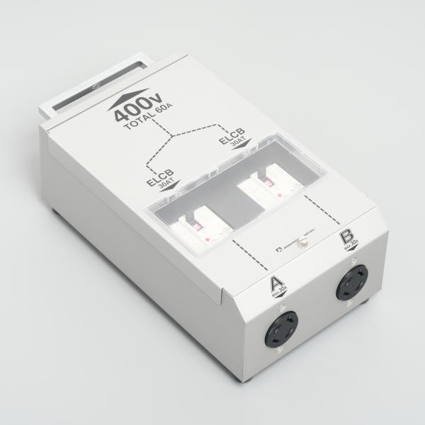 メーカー：アメリカン電機接地形3P 60A 480V (30A出力)移動用分岐ボックス(漏電ブレーカ付)型番 HB4363 引掛形色 銀色適用電線 VCT/2PNCT 14mm2電線接続方式 圧着端子式適用圧着端子 R14-6本体難燃性 U...