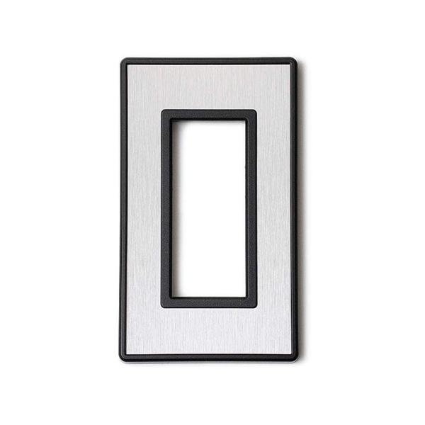 メーカー：SUGATSUNE / スガツネ工業 シリーズ名：フレックスブラックシリーズセット内容十字穴付皿小ねじM3.5×5W70×H120×D8.6（mm）適合コンセントパナソニック社：フルカラーシリーズ神保電器社：NK SERIE、ニュ...