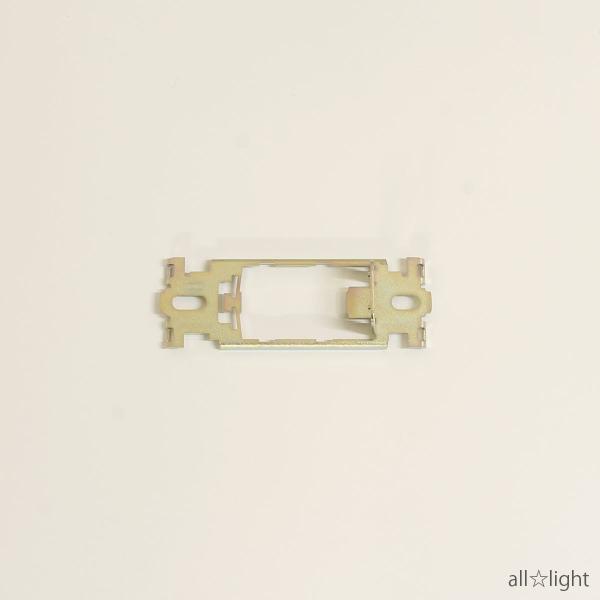 メーカー：Panasonic / パナソニック　　 　　　　　 (旧ナショナル National 松下電工)　 シリーズ名：はさみ金具対応取付枠適合はさみ金具品番：WHN3992本取付枠には、大角形ボス形状（フルカラー配線器具）の連用形器具...