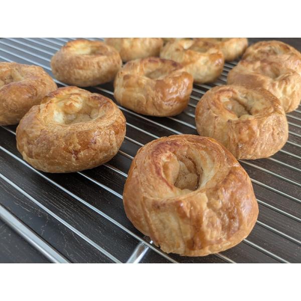 【発売日：2026年09月01日】■名称冷凍パン生地■内容量27g×240個■メーカー敷島製パン株式会社■保存方法-18℃以下で保存して下さい。開封後は、お早めにお召し上がりください。■発送方法クール便（冷凍）■原材料小麦粉（国内製造）、栗...
