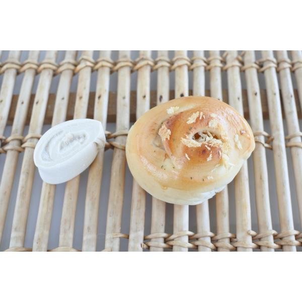 【発売日：2026年06月01日】■名称冷凍パン生地■内容量24g×240個■メーカー敷島製パン株式会社■保存方法-18℃以下で保存して下さい。開封後は、お早めにお召し上がりください。■発送方法クール便（冷凍）■原材料小麦粉（国内製造）、オ...