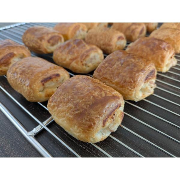 【発売日：2026年08月03日】■名称冷凍パン生地■内容量31g×210個■メーカー敷島製パン株式会社■保存方法-18℃以下で保存して下さい。開封後は、お早めにお召し上がりください。■発送方法クール便（冷凍）■原材料小麦粉（国内製造）、マ...