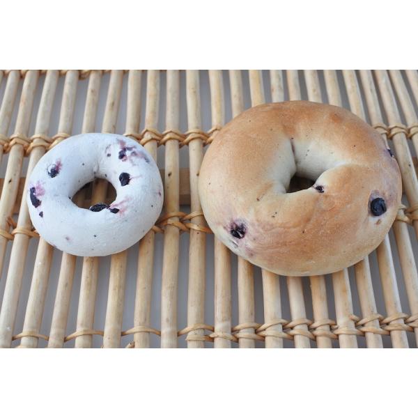 ■内容量 100g×68個■メーカー 敷島製パン株式会社■保存方法 -18℃以下で保存して下さい。開封後は、お早めにお召し上がりください。■発送方法 クール便（冷凍）■原材料 小麦粉（国内製造）、糖漬ブルーベリー、砂糖、加糖ブルーベリーピュ...