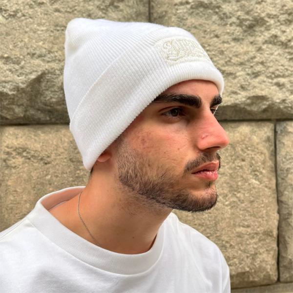 【AFO / UNISEX】OLD ENGLISH KNIT CAP「Allforone」ロゴ オールドイングリッシュ シルバー シシュウ マーキング保温、防寒を兼ね備えた万能シンプル ニットキャップ【素材】アクリル 100％【サイズ】フリ...