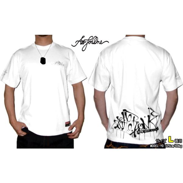 味あるトリッキーマーキングが輝るバイオレンスタグ Ｔシャツ。プリントカラーにあわせて様々なカラーコディネートが楽しめる逸品。【Kyasone】HIPHOP、HARDCORE等、様々なストリートカルチャーを吸収し独自のグラフィティーアートを展...