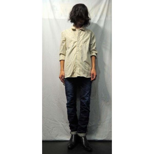 ◆商品説明個性的なコーディネートが楽しめる【ルーズシルエットシャツ】。ジャガード機で織ったストライプ柄の生地を使用。 ジャガード生地ならではの"凹凸のあるストライプ柄"が特徴です。フロントのバスト部分は"生地を-斜め-に使用"して切り替える...