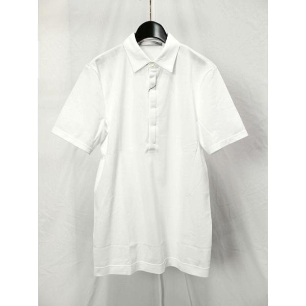 ◆商品説明吸水性と通気性に優れた"COOLMAX"を使用した鹿の子ポロシャツです。◆COOLMAXとは"吸水速乾速度が綿の約5倍"というインビスタ社の登録商標です。 繊維の表面に溝を持ち、表面積が通常の繊維より20%も多い為、繊維の表面に沿...