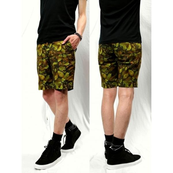 ◆商品説明パナマクロス生地にキューバ軍のリーフカモ柄をプリントしたショートパンツ★デザインは、部分的に無地のキャンバス生地の切り替えを加えてアクセントにしています。右後ろベルトループにはDカン、右後腰部分にはモバイルネームを配したモバイル専...