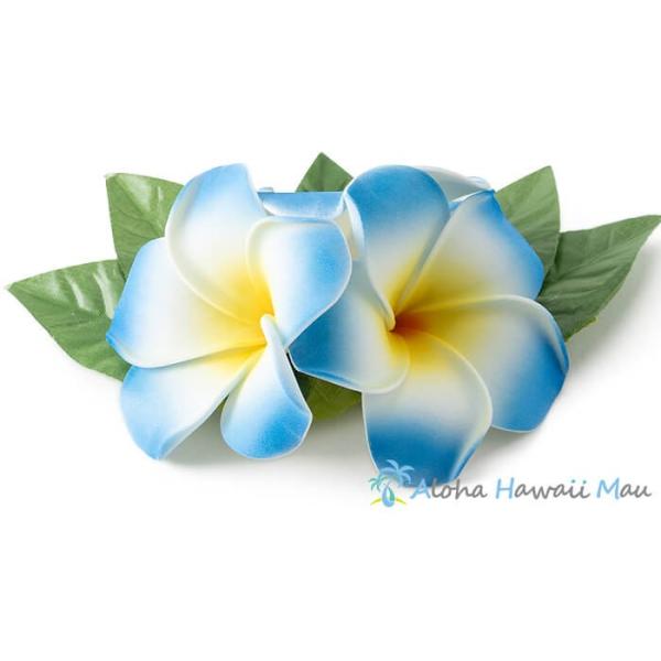 ハワイを代表する花、ハイビスカスと並んで人気のプルメリアの華やかなヘアクリップ。 1輪の花の大きさが約8cm、イエローのプルメリアが3輪ついたウレタン素材プルメリアの髪飾りは、フラのレッスンやウクレレのイベント、発表会で活躍する軽くて華やか...