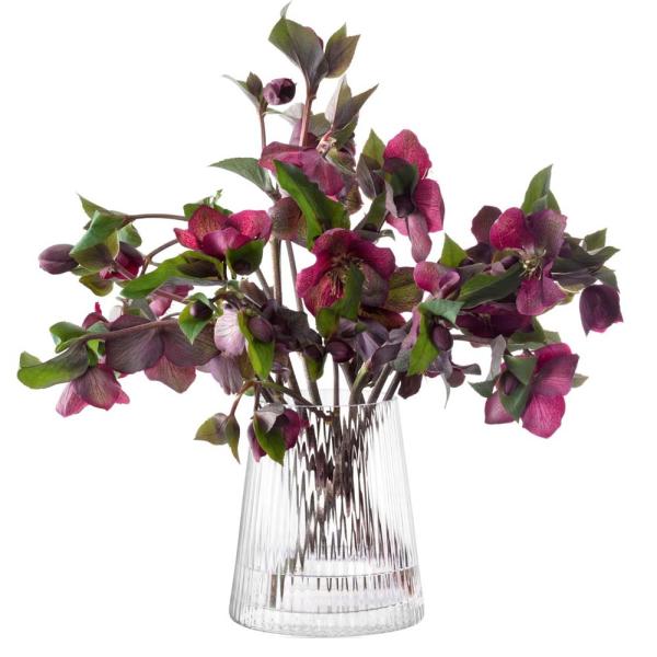 熟練の職人技が光る、吹きガラスと粉体塗装スチールを組み合わせた、洗練されたキャンドルホルダー。モジュール式デザインで、ガラスベースは花瓶としても使用可能。光と影が美しく反射し、空間に暖かみを添えます。スチール製ディスクは取り外し可能で、ガラ...