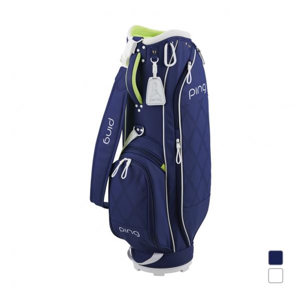 ◇両サイドと正面にパンチングキルトを施したデザイン ◇蛍光カラーをデザインポイントに使用手触り感の良いソフトPU素材縦に長い引手で開閉しやすい仕様2.9kgの軽量モデル小物を吊り下げられるカラビナ付き ■カラー(メーカー表記)： ネイビー(...