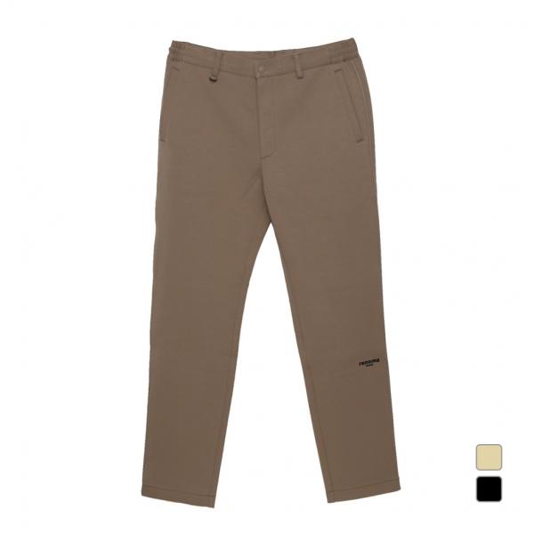 ◇シンプルさと機能性を兼ね備えたBaseSeriesのカット素材のトラウザーパンツ ◇脇のパイピングがアクセントとなり、縦のラインを際立たせて脚長効果を演出。大人のゴルフスタイルにふさわしい端正な表情を持たせました。ダンボールニット素材はリ...