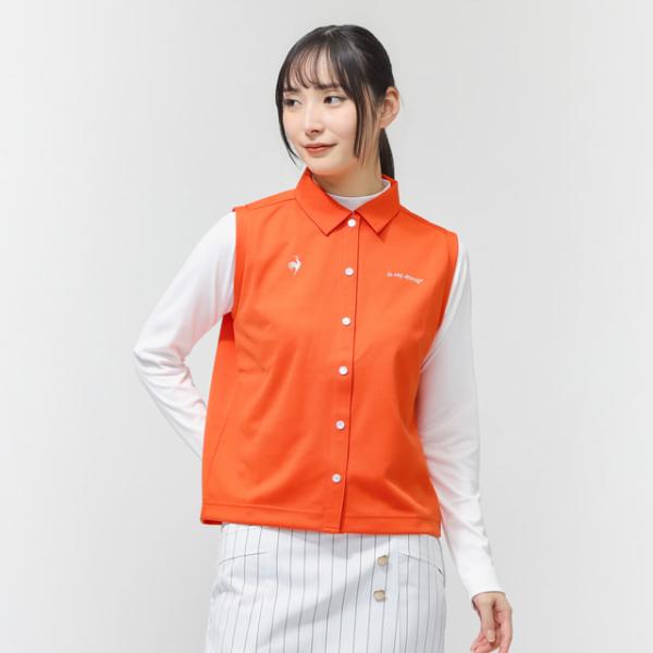 ◇様々なコーディネートに活用できるベストとアンダーシャツのセットアイテム。 ◇光沢感の違いで表現されたボーダー柄が上品な襟付きベストと、機能性インナーのセット。 ◇襟付きでフルボタンのワイドシルエットベストという新しいスタイルでありながら、...