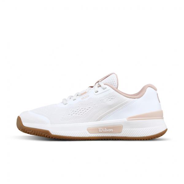 ◇ウイルソン「INTRIGUE PRO」。女性専用設計による一体感とクッション性で、効率的な動きを。◇INTRIGUEは女性プレーヤーのために作られたテニスシューズです。女性特有の足型、求められる機能、プレースタイルといった要素やニーズの研...