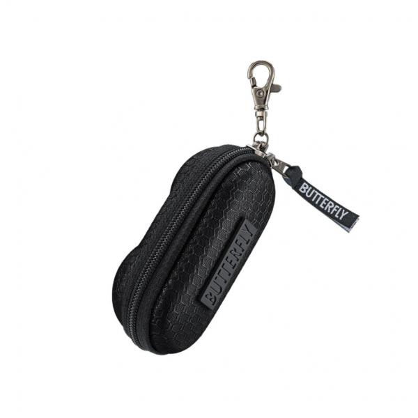 ◇ボール2個を収納可能。40mmボール、44mmボールの両方に対応しています。■カラー:278:ブラック■素材:生地＝ポリエステル400デニール、プレート＝亜鉛合金■サイズ:5×11.5×5cm■生産国:中国■2024年モデルアルペン al...