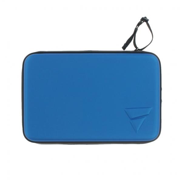 ◇光沢のあるハードタイプのラケットケース。大切なラケットを保護。内部にメッシュポケットとゼッケン収納ループ付き。■カラー:5000:ブルー■サイズ:17.5x28x5cm■生産国:中国■2022年モデルアルペン alpen スポーツデポ S...