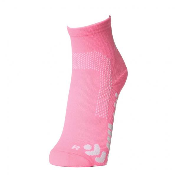 ◇わずかですが凹凸のある足底は、疲れや衝撃を軽減するほか、自然な感触の滑り止め効果があります。◇ショートクルー丈(身丈12cm)、ボディー部分メッシュ編み、足裏ジャガード織り、アキレス腱部分に大きくPandaniロゴ入り■カラー:PK:PI...