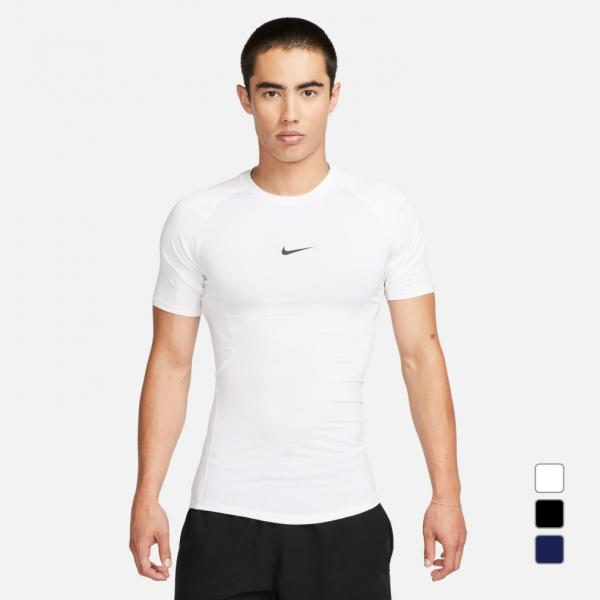 ◇Nike Proは、目標を超える自信をもたらすシリーズ。長めの丈でボトムスにタックインすることも可能Nike Dri-FITテクノロジーが、肌から汗を逃がしてすばやく蒸発させ、さらりと快適な状態をキープ。動きやすいデザイン伸縮性のあるニッ...