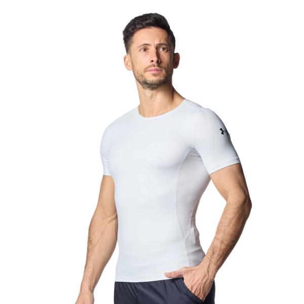 ◇吸汗速乾性と伸縮性に優れたファブリックにより、酷暑時でも涼しく、身体をドライで快適に保つ 4方向へのストレッチ性に優れ、あらゆる動きをスムーズにする 汗を素早く吸収、外部へ発散し、アスリートの身体を常にドライに保つ 通気性を高めるために切...