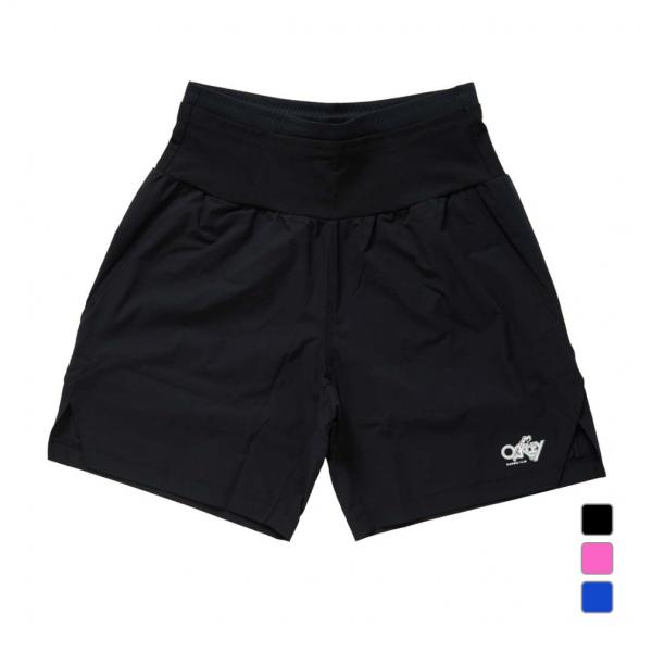 ◇伸縮性と軽量性に優れたランショーツ。◇吸汗速乾機能により、激しい運動中でも常にドライで快適な状態を保ちます。大きく開いた脇のスリットデザインと伸縮性に優れたストレッチ素材がオンオフ問わず自由な動きを可能にします。ウエスト部分には、便利なパ...