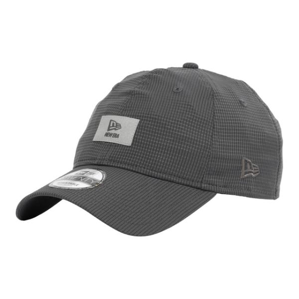 ◇高通気・軽量・ストレッチ性のある機能素材Dot Airを採用◇スポーツや長時間の着用でも快適な着用感をキープ。◇アジャスタブルはベルクロストラップ仕様。◇フロントにウーブンパッチでロゴをレイアウト。■カラー(メーカー表記):ダークグレー(...