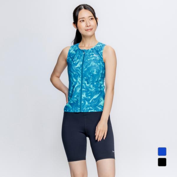 ◇ブラシの跡をモチーフにした、モダンでシックなNikeの総柄水着。◇トップスはジッパー付きで着脱が簡単、めくれ防止のスナップボタンでトップスとボトムスが留められる仕様。ブラカップ付属。ボトムスは裏地付き、長めの股下19.5cm(Mサイズ)。...