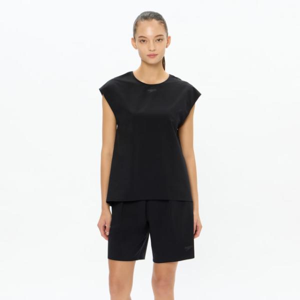 ◇フィットネススイムウエアカテゴリ「Pool Athletics」◇水中でのアクティビティを楽しむ方やはじめてプールでエクササイズを始める方におすすめの「do FIT」シリーズ。露出を抑えたふんわりエアリーなセパレート水着です。はっ水性とス...