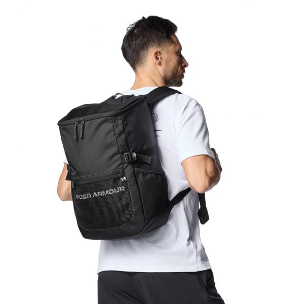 ◇ナイロン生地使用 背中パッドで通気性 メインコンパートメント内に小物ポケット パソコン用のポケット ウォーターボトル箇所小物収納 リフレクトテープで安全確保 STORM(ストーム)：撥水加工を施したファブリックが雨や雪をはじき、悪天候下で...