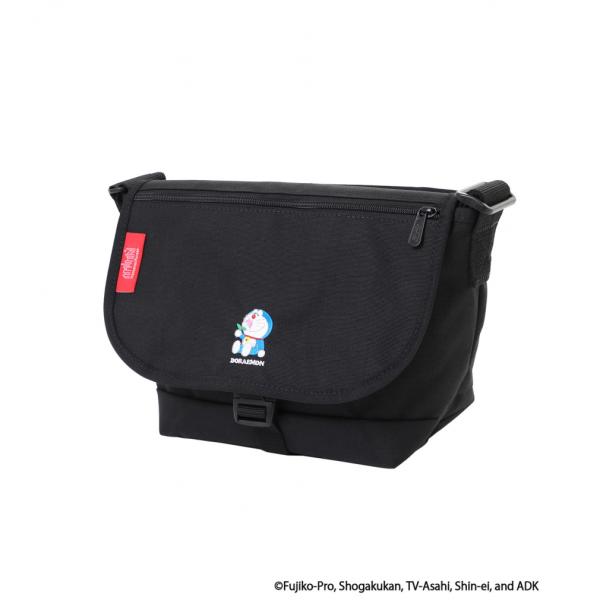 ◇大人気のドラえもんをフィーチャーしたコレクション、待望の第3弾が登場します。 ◇皆に愛されるドラえもんの魅力を最大限に引き立てる、これまでともまた一味違った新たなデザインで仕上げています。 ■カラー： 1000：BLK ■素材：Nylon...