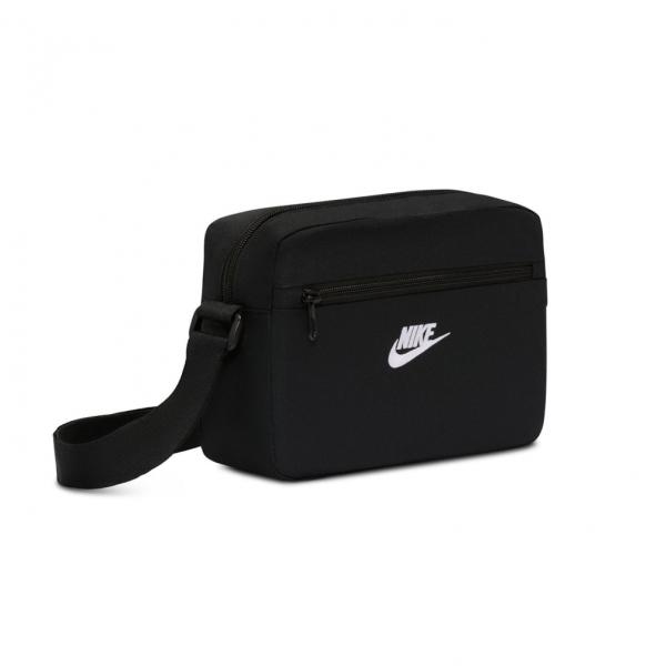 ◇新しくなったデザインラインで、クラシックなデザインが復活。 ナイキ ヘリテージ クロスボディバッグには、メイン収納コンパートメントとアクセサリーポケットが付いており、持ち物の整理に便利。 さらに、実用性を高めるハードウェアリングを追加しま...