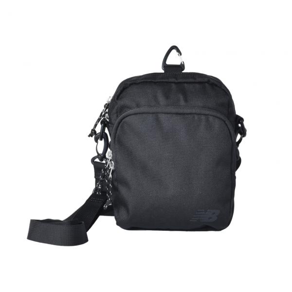 ◇上質な質感とタフな強度の900Dポリエステルを使用したショルダーバックです。 サイドポケットとあわせ、財布やスマホ、イヤホンなどできるだけ少ない荷物でおでかけしたい人にピッタリのサイズ感。 丈夫で長持ちしやすい、デイリーユースにおすすめの...