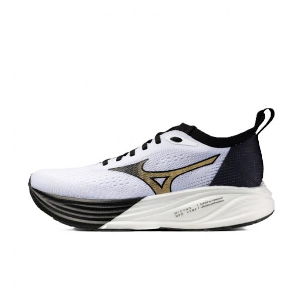 ◇ジョグこそが、スピードを生み出す◇ミズノ ネオ ゼン2足も、気分も、弾んでいく。弾むような走行感でランニングを楽しみたい方や、軽さを重視しテンポよく走りたいランナーにおすすめ。◇プレミアムインソール(取り外し可)◇アッパー特徴:メッシュ◇...